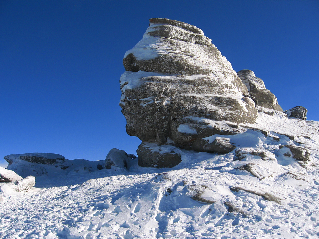 Sfinxul din Munţii Bucegi a fost realizat de oameni sau de natură?
