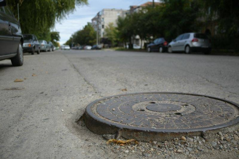 De ce sunt capacele de canal rotunde? Despre capacele de canalizare