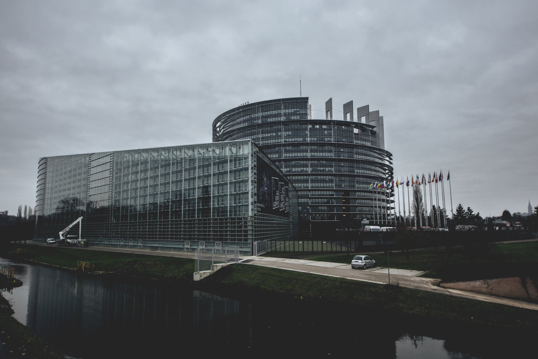 Se destramă Uniunea Europeană din cauza coronavirusului?