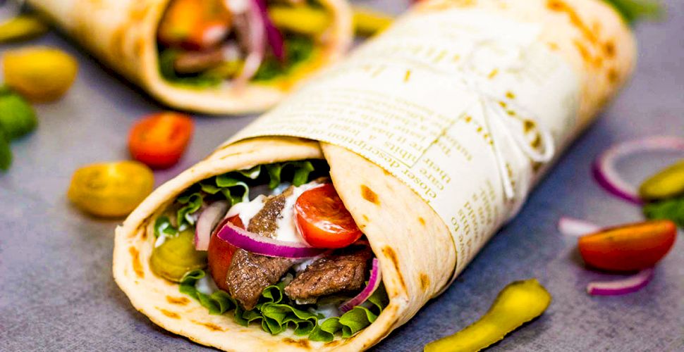 Cine a adus shaorma în România? Cine este PARINTELE SHORMEI?