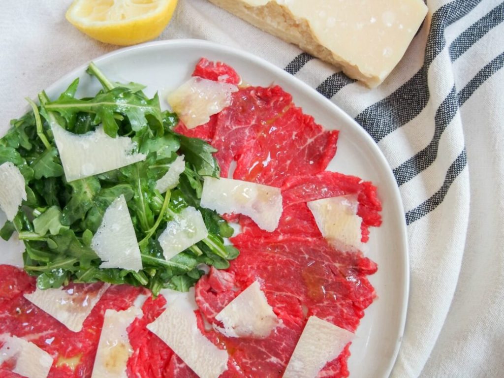 Ce este Carpaccio? Cum se pregătește? Rețete secrete de carpaccio