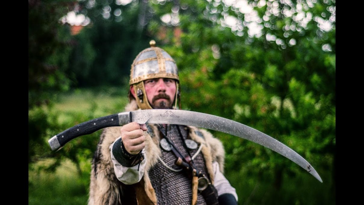 Care este povestea falxului, celebra și teribila armă a dacilor?