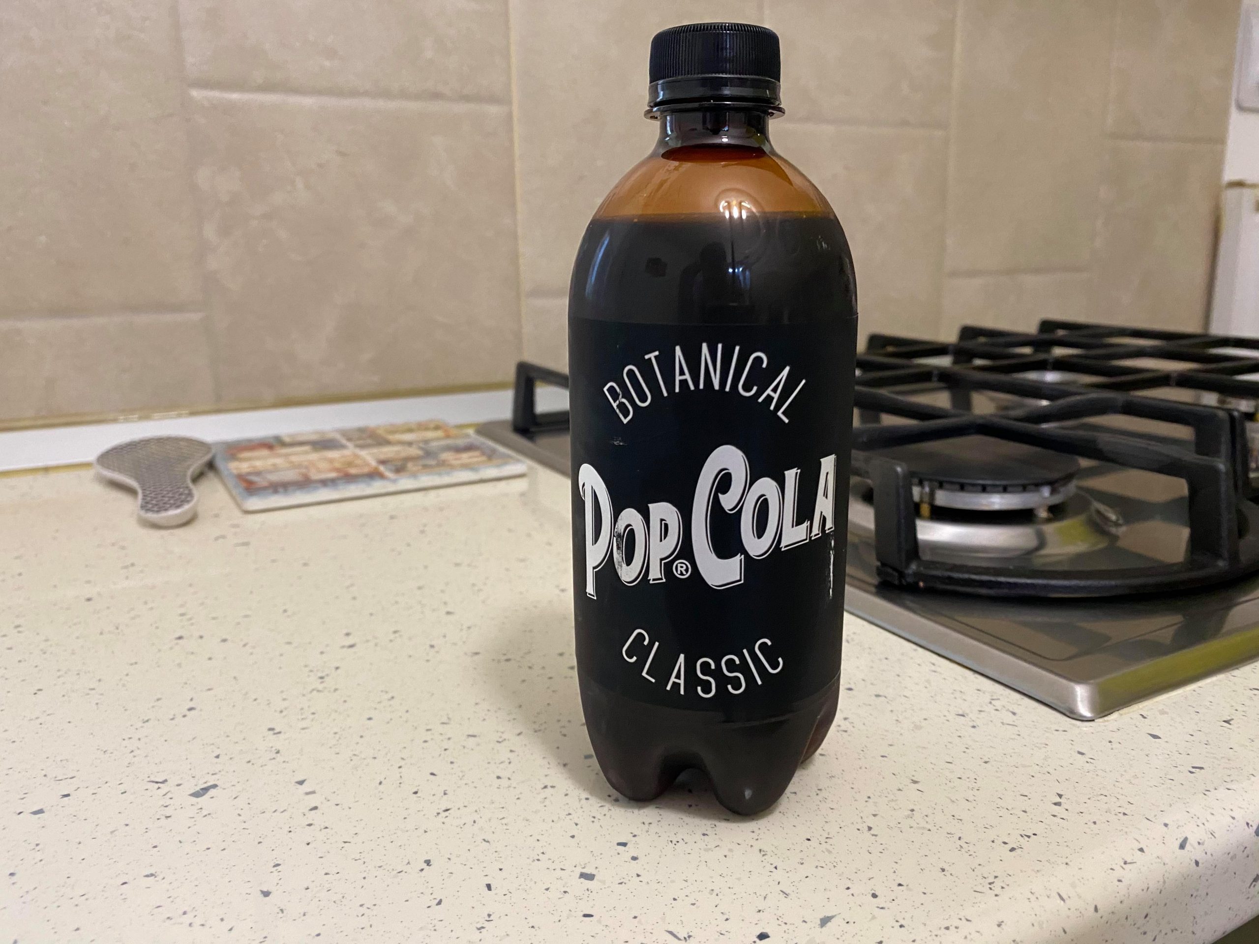 Ce este Pop Cola? Care e diferența dintre Pop Cola și Coca-Cola?