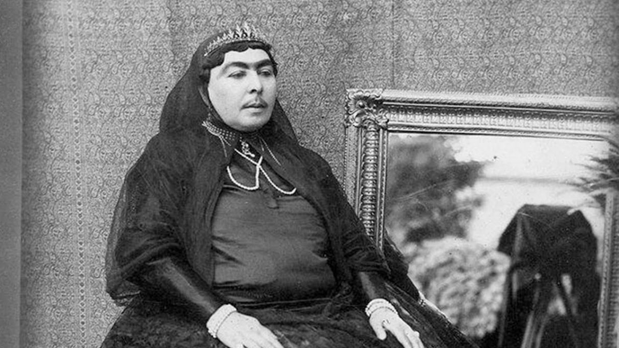 Cine a fost Prințesa Qajar a Persiei, printesa cu mustata?