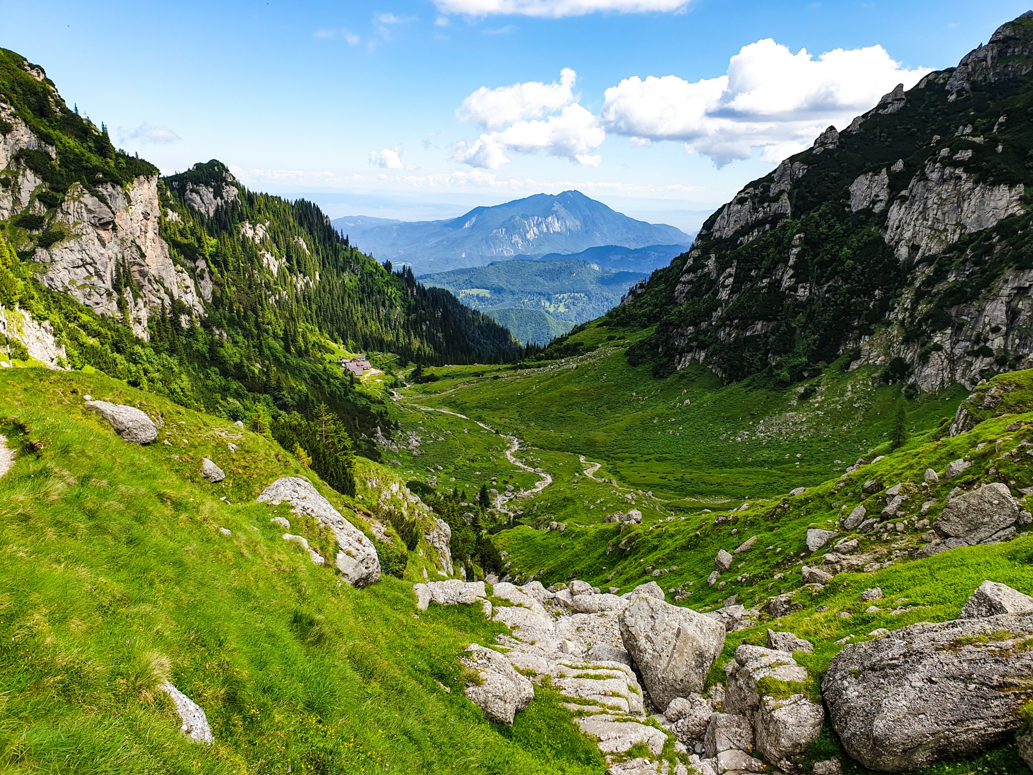 Trei trasee în munții Bucegi care trebuie parcurse măcar o dată în viață