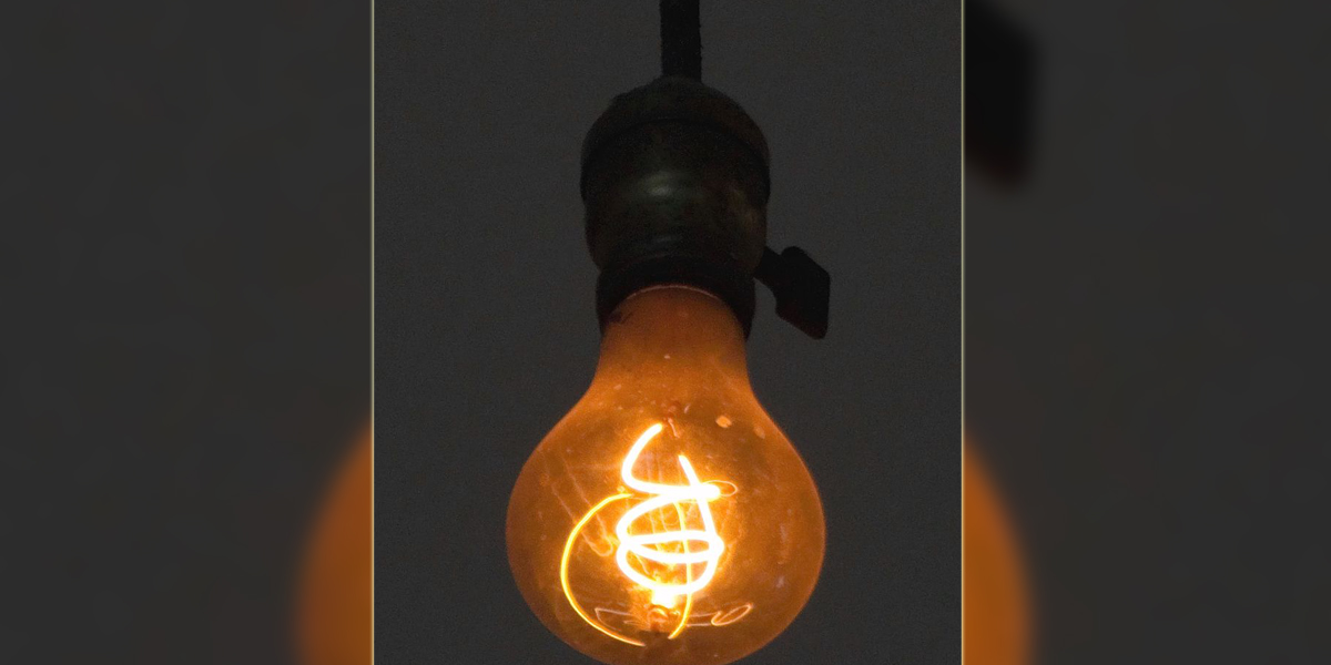 Povestea becului care nu arde niciodată