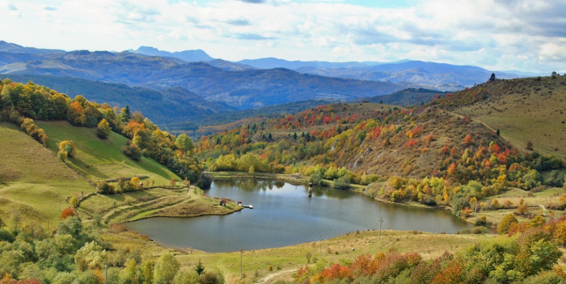 Lacul în formă de inimă din Roșia Montană