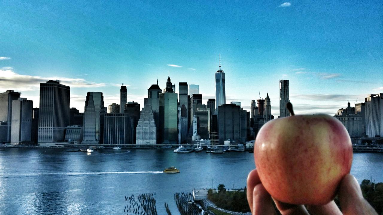 De ce New York este numit "The Big Apple", adică "Marele Măr"?