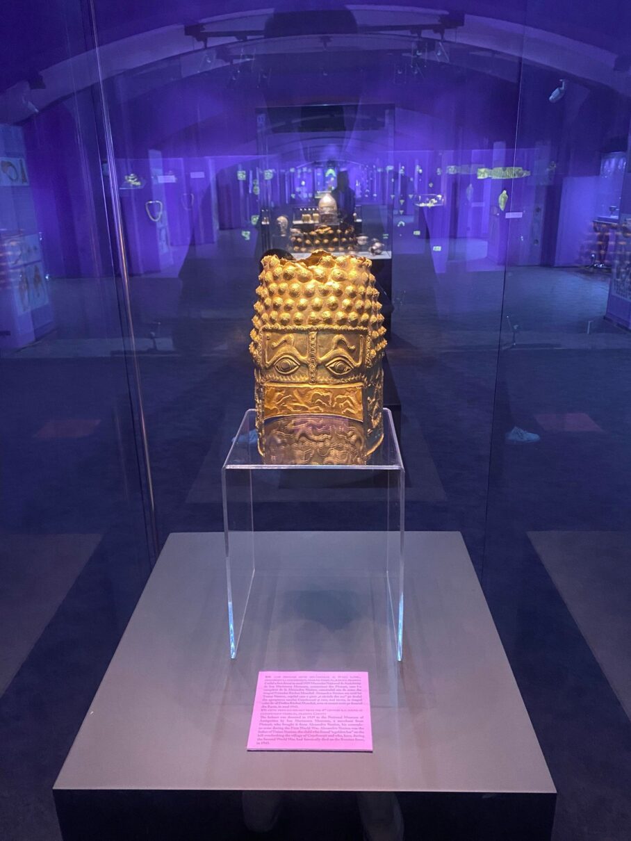 Povestea celebrului coif dacic din aur