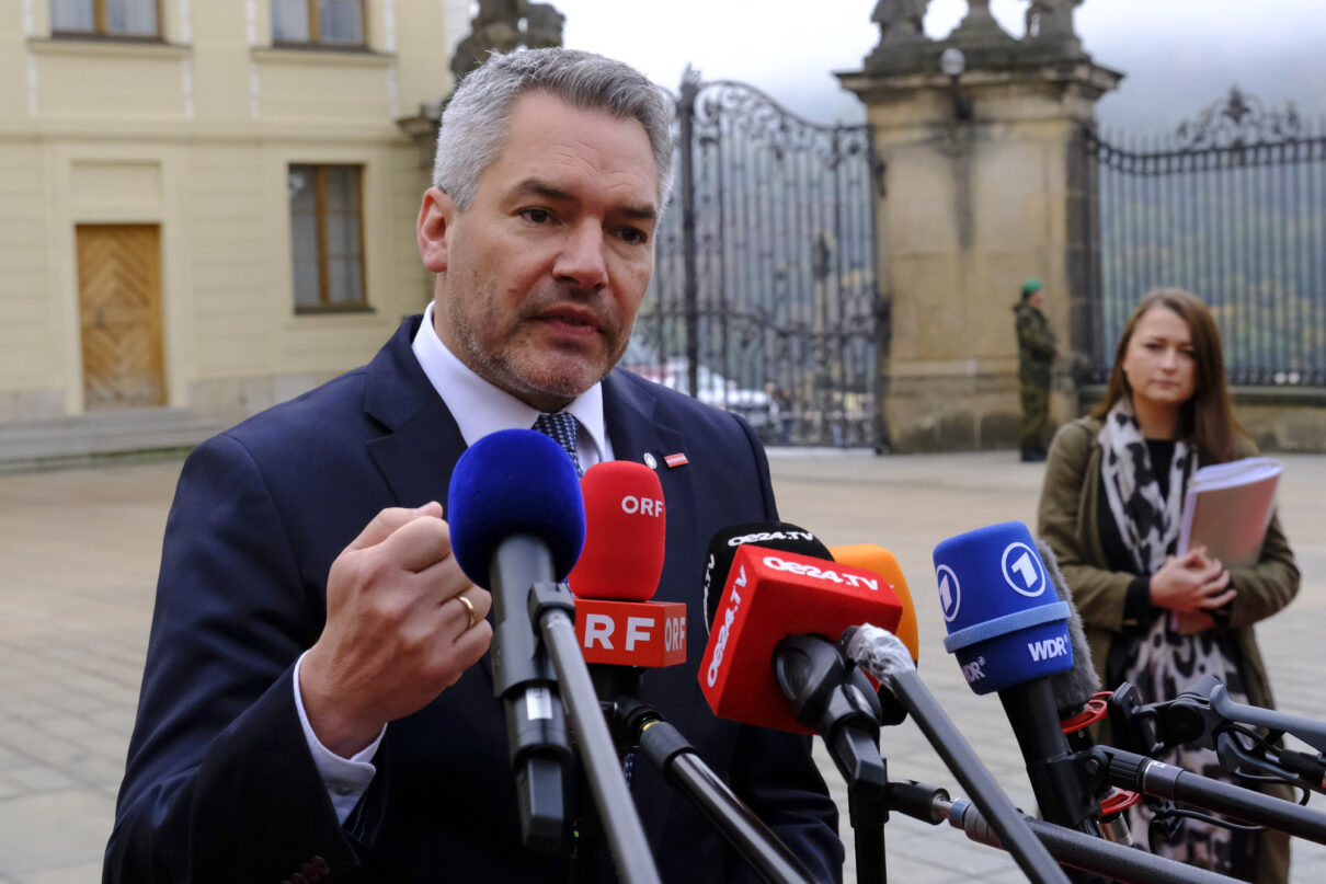 Cine e Karl Nehammer, cel care a lăsat România fara Schengen