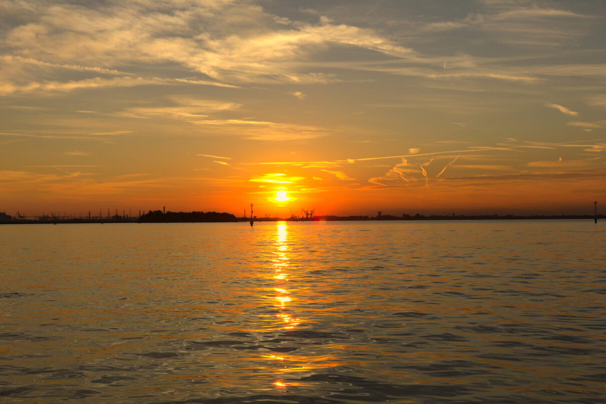 De unde răsare Soarele?