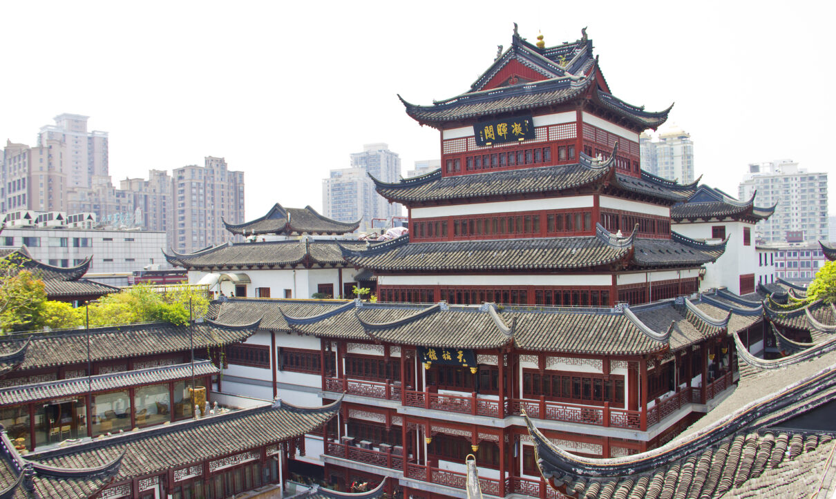 De ce acoperișurile caselor din China și Japonia sunt curbate?